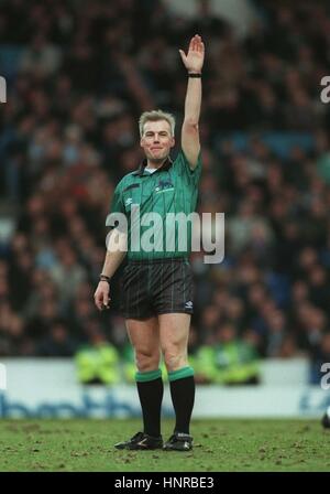 PAUL DANSON PREMIER LEAGUE REFEREE 07 March 1996 Stock Photo - Alamy