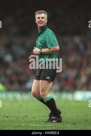 PAUL DANSON PREMIER LEAGUE REFEREE 07 March 1996 Stock Photo - Alamy