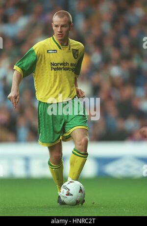 DANNY MILLS NORWICH CITY FC 31 October 1996 Stock Photo - Alamy
