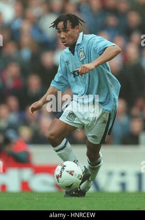 JEFF WHITLEY MANCHESTER CITY FC 28 October 1996 Stock Photo - Alamy
