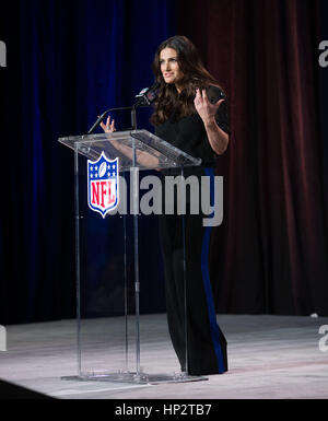 Singer Idina Menzel at the press conference for the pre-game show on ...
