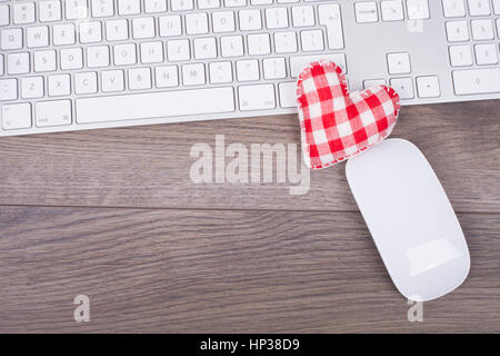 Computer keyboard, computer mouse and heart note Stock Photo - Alamy