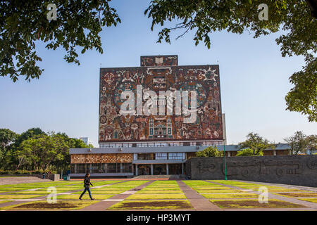 The mural on the exterior of the UNAM Library, World Heritage Site ...