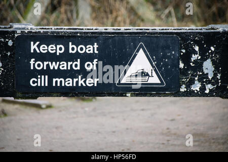 CANAL LOCK BOAT CILL MARKER WARNING SIGN ON A BRITISH CANAL LOCK GATE ...