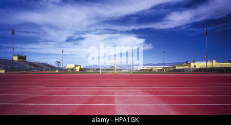 Sportstadion mit Football-Tor, USA Stock Photo - Alamy