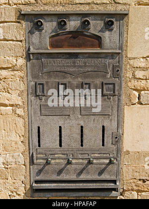 cigarette vending machine england uk Stock Photo - Alamy
