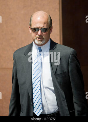 Mark Arneson, a co-defendent in the Anthony Pellicano trial, leaves ...