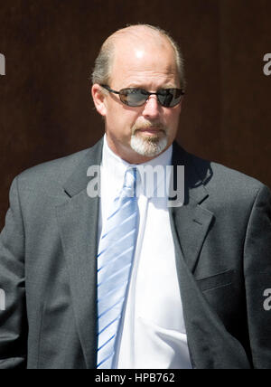 Mark Arneson, a co-defendent in the Anthony Pellicano trial, leaves ...