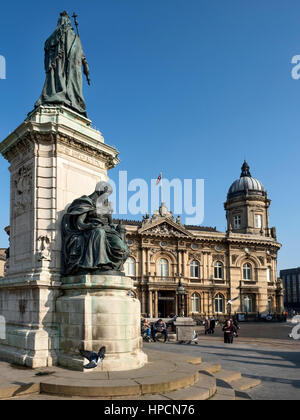 Queen Victoria Statue by H C Fehr 1903 in Queen Victoria Square Hull ...