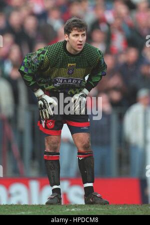 SIMON TRACEY SHEFFIELD UNITED FC 17 February 1997 Stock Photo - Alamy
