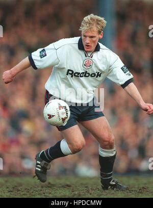 PER FRANDSEN BOLTON WANDERERS FC 17 August 1998 Stock Photo - Alamy