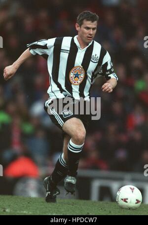 ROBERT LEE NEWCASTLE UNITED FC 20 August 2000 Stock Photo - Alamy