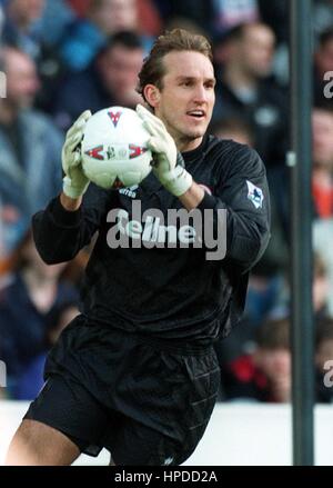MARK SCHWARZER MIDDLESBROUGH FC 04 March 1997 Stock Photo - Alamy