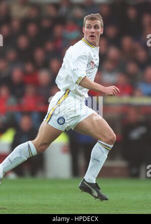 DEREK LILLEY LEEDS UNITED FC 14 August 1997 Stock Photo - Alamy