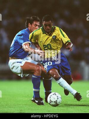 DIEGO FUSER & DENILSON BRAZIL V ITALY 11 June 1997 Stock Photo - Alamy
