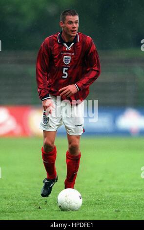 JAMIE CARRAGHER ENGLAND U21 & LIVERPOOL FC 09 February 1999 Stock Photo - Alamy