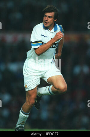 NICOLA BERTI INTER MILAN FC 18 September 1997 Stock Photo - Alamy