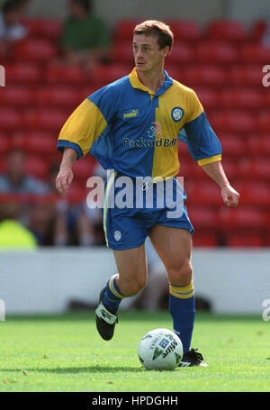 DAVID ROBERTSON LEEDS UNITED FC 02 August 1997 Stock Photo - Alamy