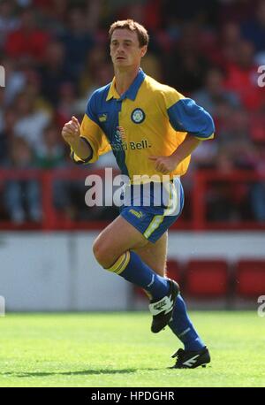 DAVID ROBERTSON LEEDS UNITED FC 02 August 1997 Stock Photo - Alamy