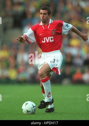 NIGEL WINTERBURN ARSENAL FC 07 August 1997 Stock Photo - Alamy