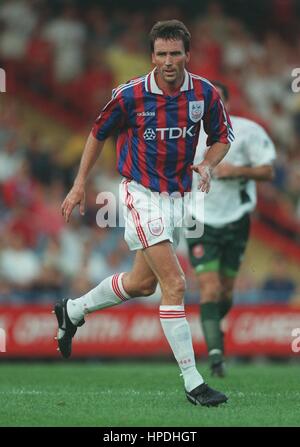 ANDY LINIGHAN CRYSTAL PALACE FC 26 February 2000 Stock Photo - Alamy
