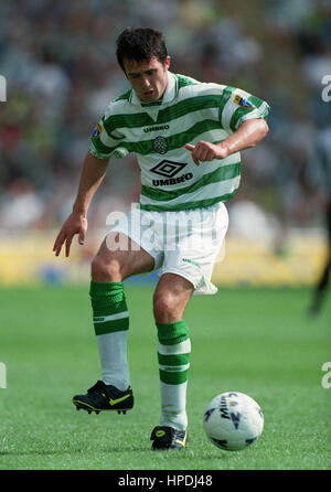 DAVID HANNAH GLASGOW CELTIC FC 21 September 1998 Stock Photo - Alamy