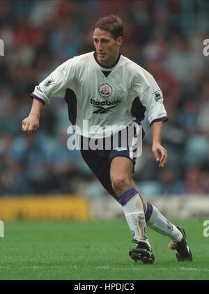 ROBBIE ELLIOTT BOLTON WANDERERS FC 24 August 1997 Stock Photo - Alamy