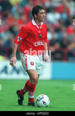 NICKY EADEN BARNSLEY FC 24 August 1997 Stock Photo - Alamy