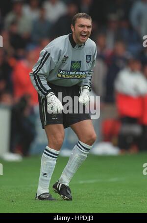 ALAN MILLER WEST BROMWICH ALBION FC 25 August 1997 Stock Photo - Alamy