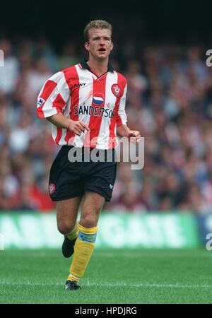 NEIL MADDISON SOUTHAMPTON FC 01 September 1997 Stock Photo - Alamy