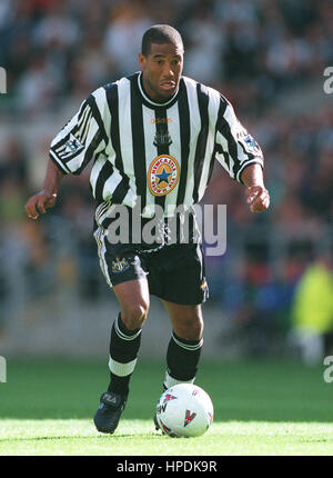 JOHN BARNES NEWCASTLE UNITED FC 07 October 1997 Stock Photo - Alamy