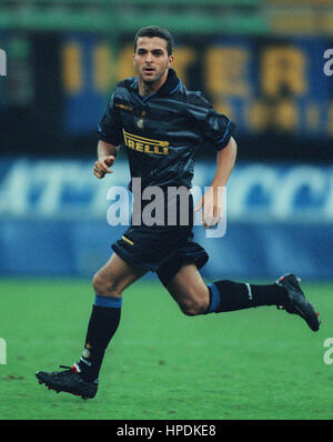 ZE' ELIAS INTER MILAN FC 18 September 1997 Stock Photo - Alamy
