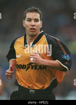 DARREN FERGUSON WOLVERHAMPTON WANDERERS FC 19 August 1997 Stock Photo ...