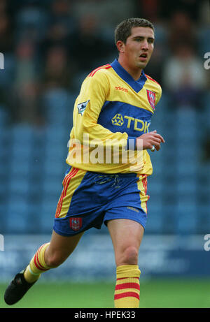 ANDY ROBERTS CRYSTAL PALACE FC 12 September 1996 Stock Photo - Alamy