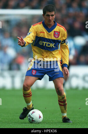 ANDY ROBERTS CRYSTAL PALACE FC 14 November 1997 Stock Photo - Alamy