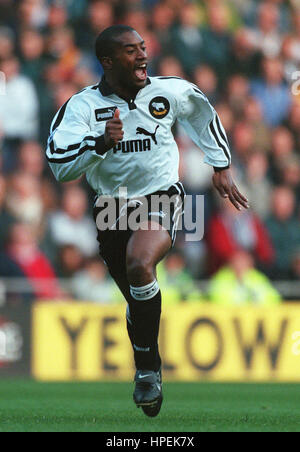 DEAN STURRIDGE DERBY COUNTY FC 25 November 1997 Stock Photo - Alamy