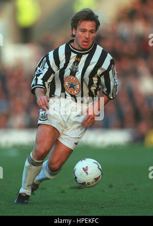 JOHN BERESFORD NEWCASTLE UNITED FC 03 January 1995 Stock Photo - Alamy