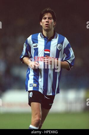 PETTER RUDI SHEFFIELD WEDNESDAY FC 12 December 1998 Stock Photo - Alamy