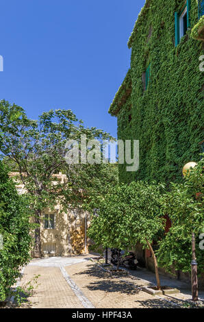 Mets neighborhood, Athens, Greece Stock Photo - Alamy
