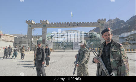 Torkham gate, Afghan, Pakistan border Stock Photo: 129539342 - Alamy
