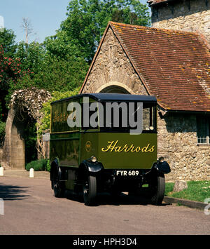 Harrods Electric van, 1939, British Transport Parade, Goodwood Revival ...