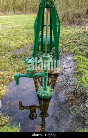 Nodding donkey at Dukes wood drilling field, Eakring Stock Photo - Alamy