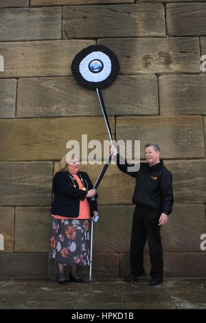 Harry Clasper blue plaque being unveiled on the base of the High Level ...
