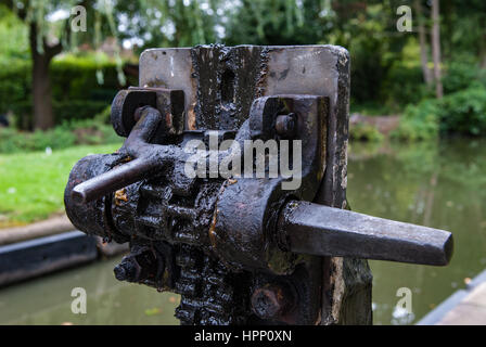 paddle mechanism for canal lock Stock Photo: 165691456 - Alamy