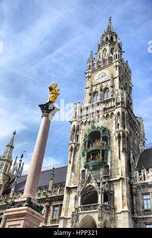 New City Hall and Mary Column at Marienplatz in Munich, Germany Stock ...