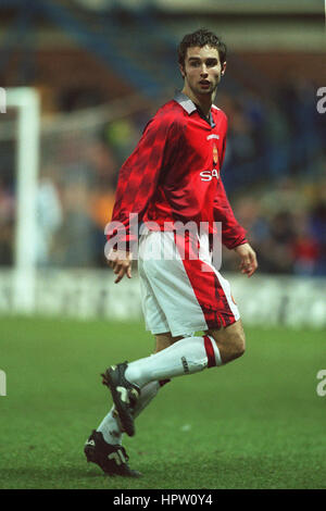 MARK WILSON . MANCHESTER UNITED FC 12 February 1998 Stock Photo - Alamy