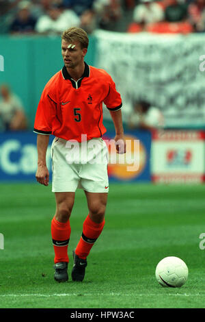 ARTHUR NUMAN HOLLAND & PSV EINDHOVEN 12 March 1998 Stock Photo - Alamy