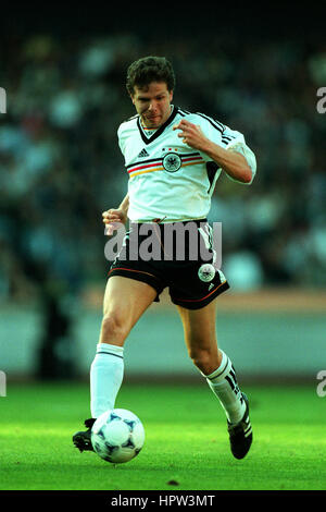 ANDREAS MOLLER GERMANY & BORUSSIA DORTMUND FC 24 April 1998 Stock Photo ...