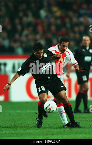 DEAN GORRE AJAX FC 06 November 1998 Stock Photo - Alamy