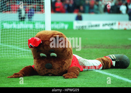 TOBY TYKE BARNSLEY MASCOT 20 April 1998 Stock Photo - Alamy